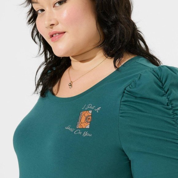 torrid | Tops | Torrid Disney Hocus Pocus Foxy Puff Ruched Sleeve Top ...